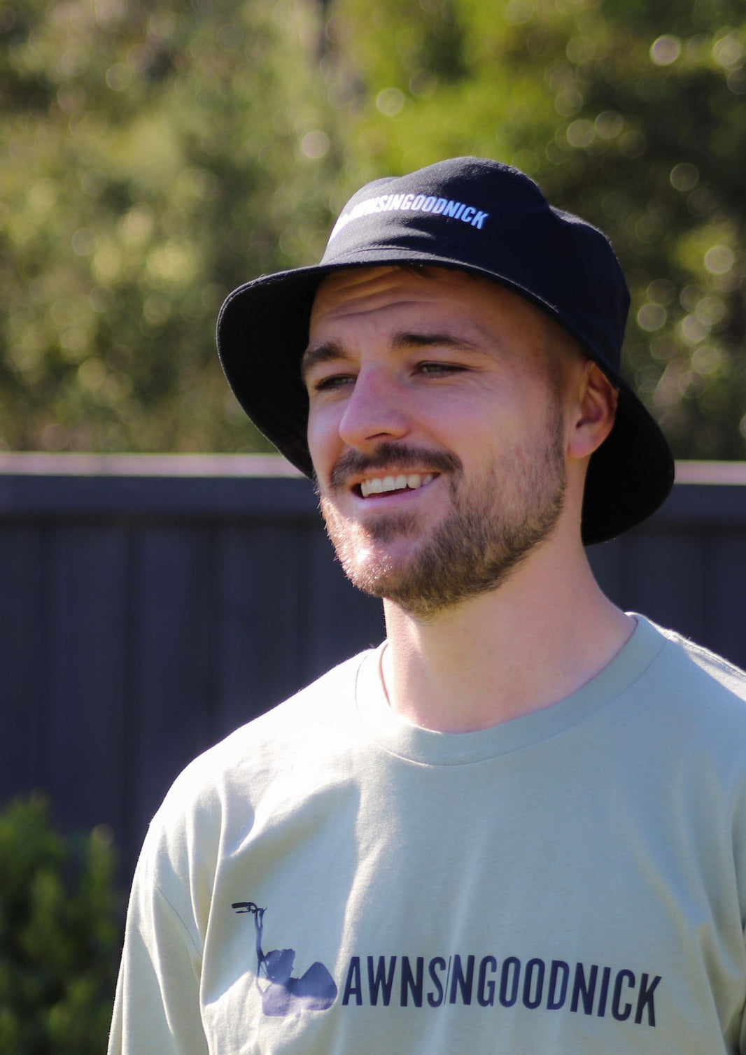 Lawnsingoodnick – LAWNSINGOODNICK